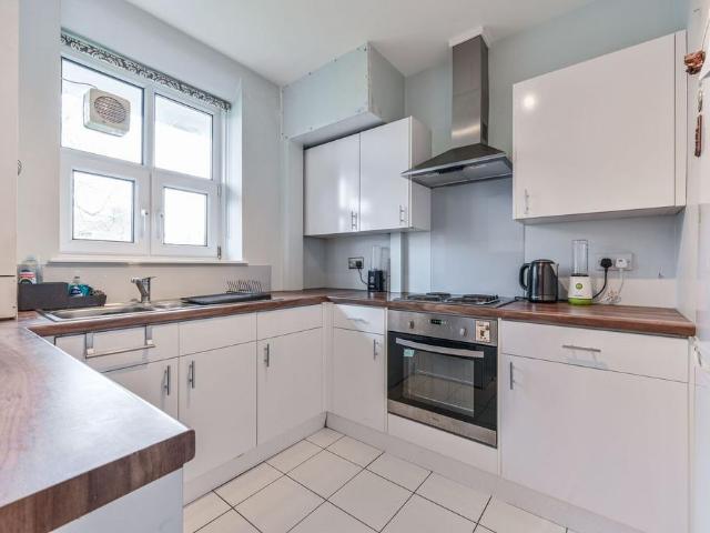 Lambeth Road, SE11, Kennington. 3 bed flat to rent £3,300 pcm £762 pw