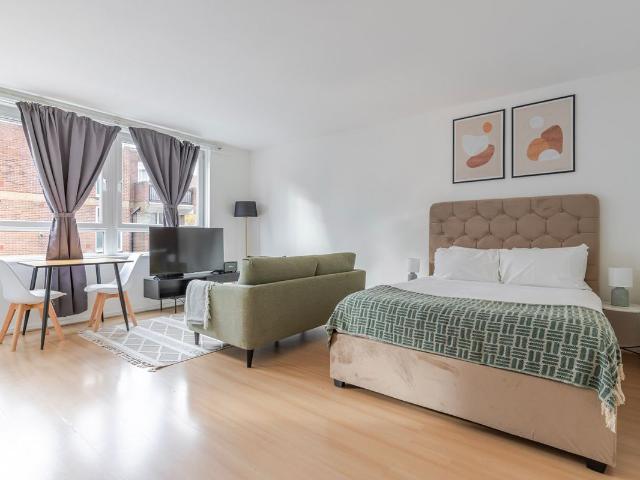 Lambeth SE11, Studio to rent, £1,800 pcm | PrimeLocation