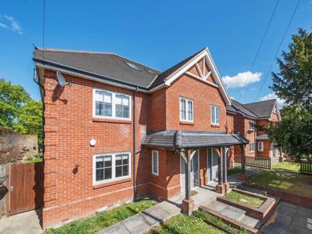 Lambourne Place, Ickenham, 4 Bedroom Semi detached