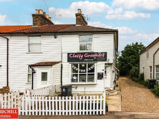 Lambourne Road, Chigwell IG7, 2 bed flat to rent, £1,500 pcm | PrimeLocation