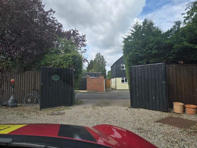 Lambourne Road, Chigwell IG7, 5 bed detached house to rent, £5,700 pcm | PrimeLocation