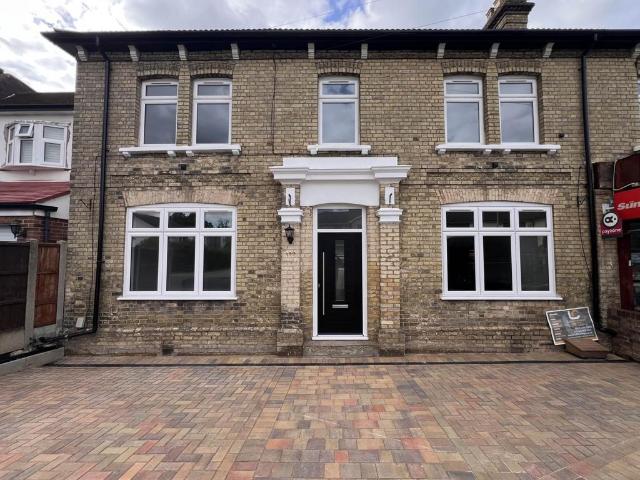 Lambourne Road, Chigwell, IG7 6EJ 5 bed terraced house to rent £3,500 pcm £808 pw