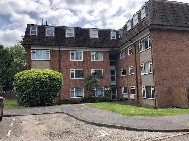 Lambs Close, Cuffley 2 bed flat to rent £1,600 pcm £369 pw