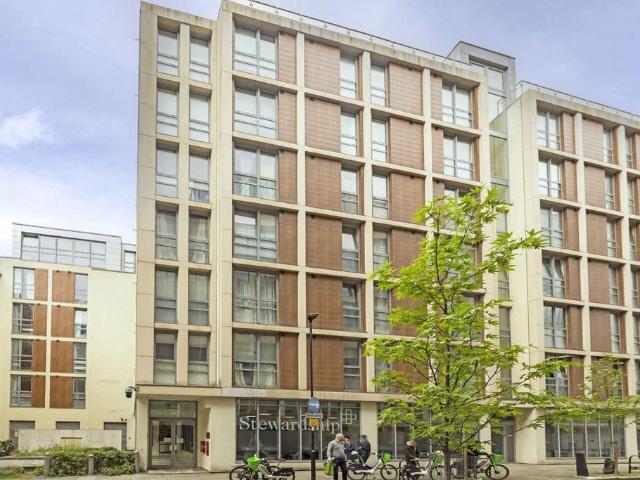 Lamb's Passage, London EC1Y 3 bed flat to rent £3,878 pcm £895 pw