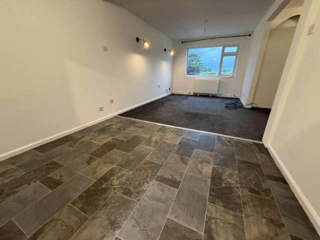 Lambrok Close, Trowbridge, Wiltshire, BA14
