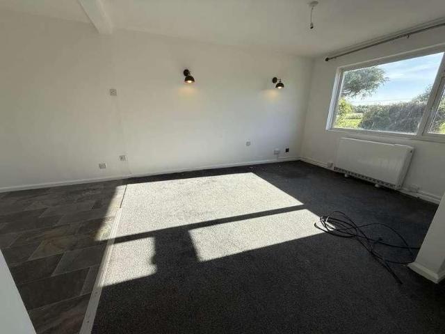 Lambrok Close, Trowbridge, Wiltshire, BA14