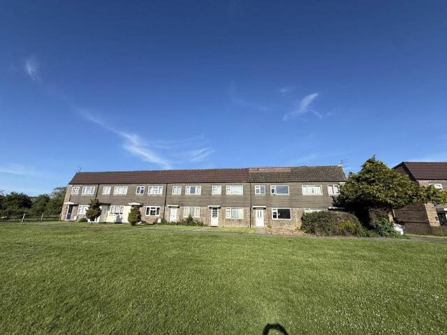 Lambrok Close, Trowbridge, Wiltshire 3 bed house to rent £1,395 pcm £322 pw