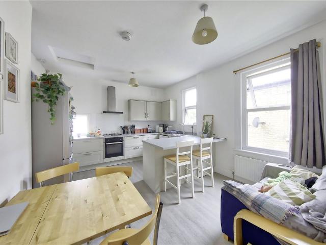 Lambrook Terrace SW6, 4 bed flat to rent, £3,950 pcm | PrimeLocation