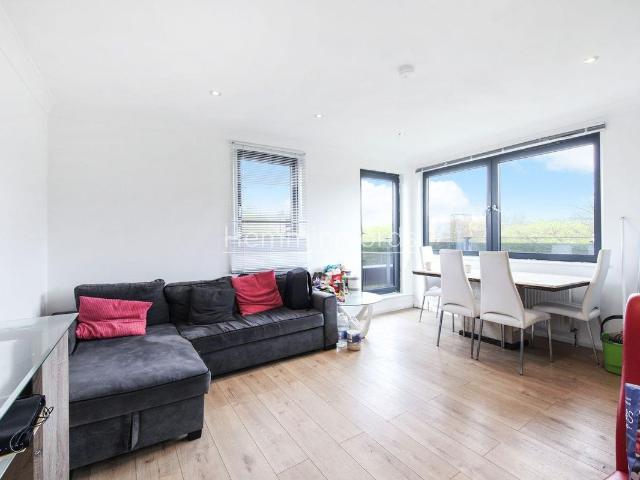 Lambros House, Pentonville Road, London N1, 2 bed flat to rent, £2,850 pcm | PrimeLocation