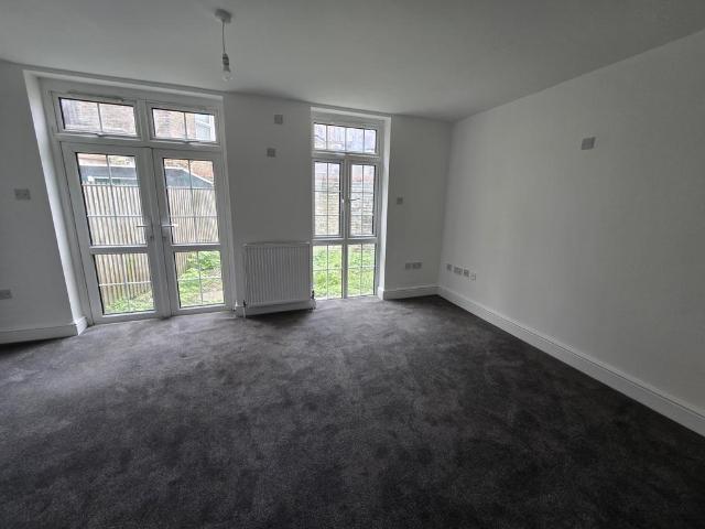 Lambton Road, London N19 3 bed semi detached house to rent £2,300 pcm £531 pw