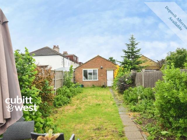 Lammas Avenue, Mitcham CR4 3 bed terraced house to rent £2,100 pcm £485 pw