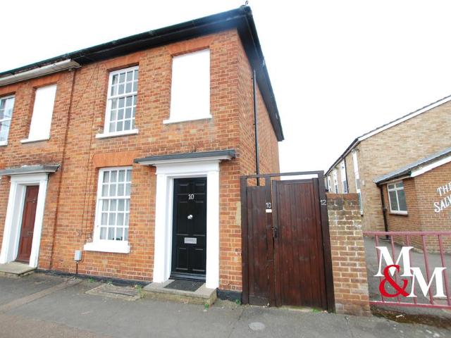 LAMMAS WALK 2 bed end of terrace house to rent £1,195 pcm £276 pw