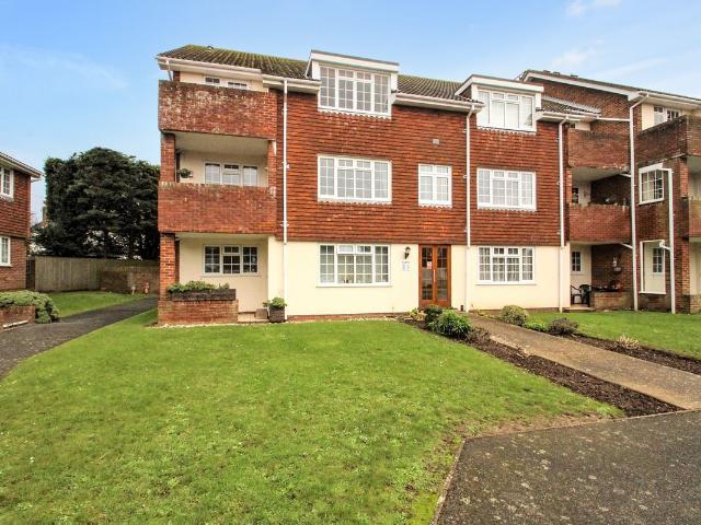 Lamorna Grove, Worthing BN14, 2 bed flat to rent, £1,350 pcm | PrimeLocation