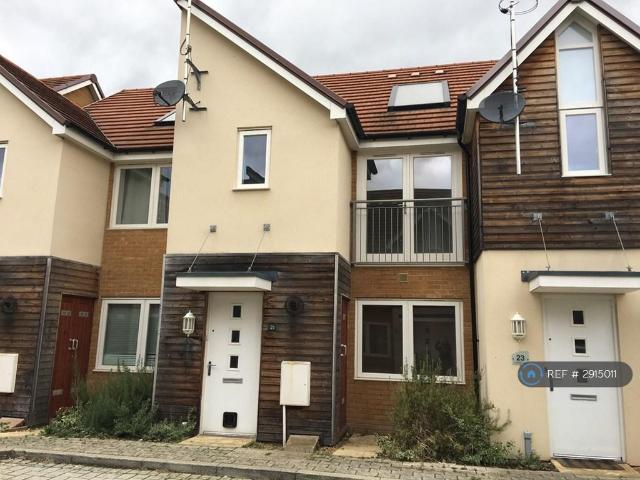 Lamour Lane, Milton Keynes, MK4 2 bed terraced house to rent £1,375 pcm £317 pw