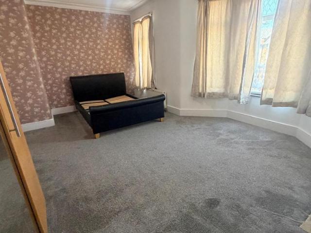 Lamourne Road, IG3 3 bed terraced house to rent £2,450 pcm £565 pw