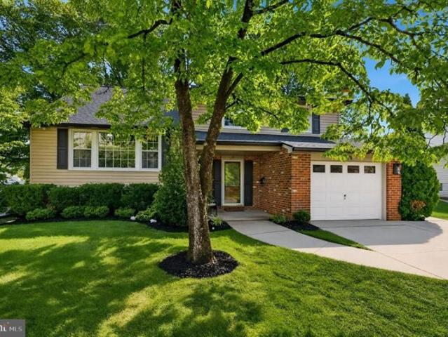 Lamp Post Ln, Cherry Hill, Home For Sale