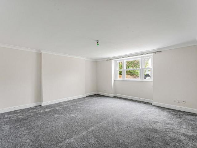 Lampard Grove, Stoke Newington 3 bed flat to rent £3,500 pcm £808 pw