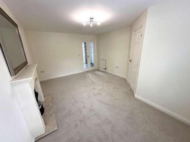 Lampeter Road, Oakhurst, SN25