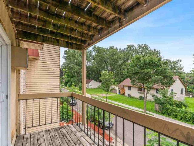 Lamplighter Village Apartments 1 Bedroom Apartment for Rent at 1512 Woodbridge St, St. Paul, MN 55117 North of Maryland