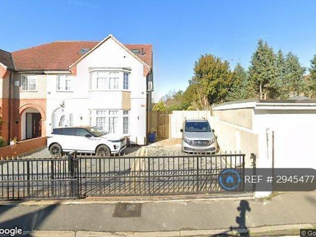Lampton Park Road, Hounslow, TW3 3 bed terraced house to rent £2,450 pcm £565 pw