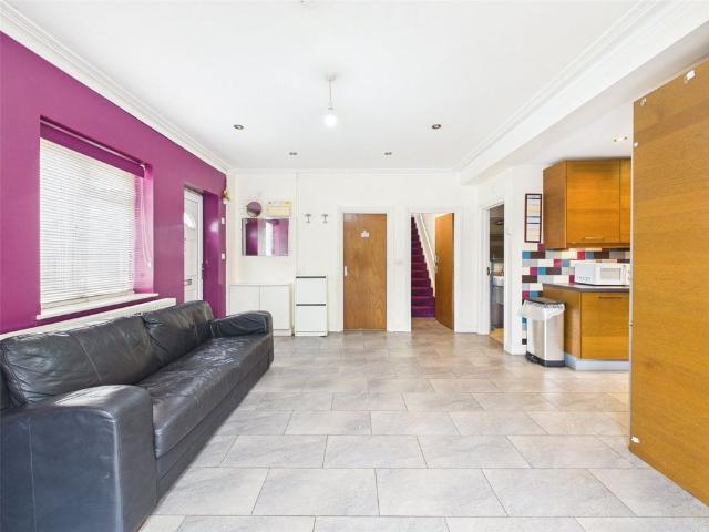 Lampton Road, Hounslow, TW3