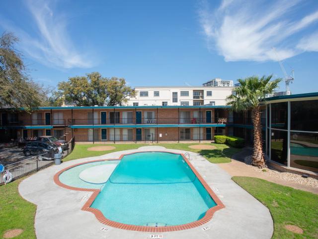 Lantana Apartments