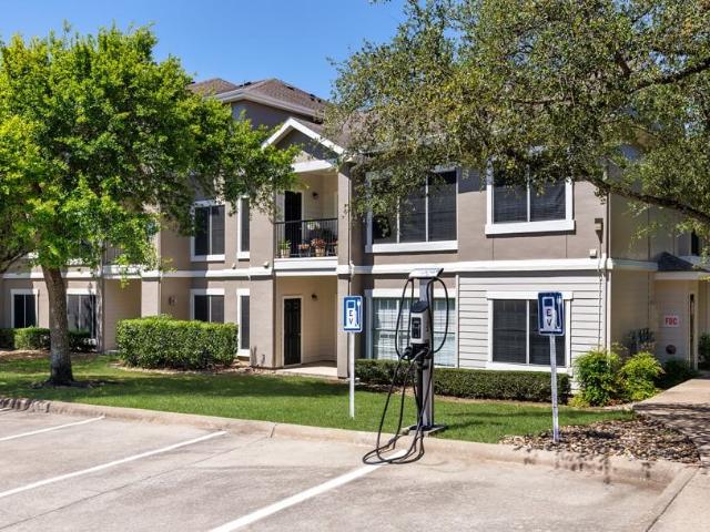 Lantana Ridge 1 Bedroom Apartment for Rent at 6636 W William Cannon Dr, Austin, TX 78735 West Oak Hill