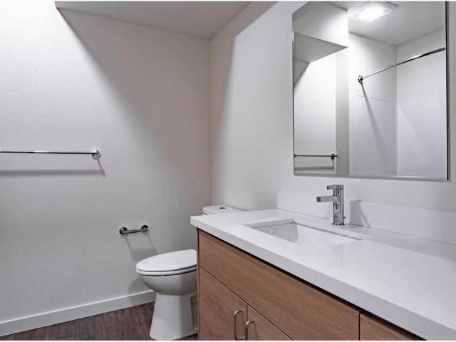 Lanterman Apartments Studio Apartment for Rent at 609 W Nickerson St, Seattle, WA 98119 North Queen Anne