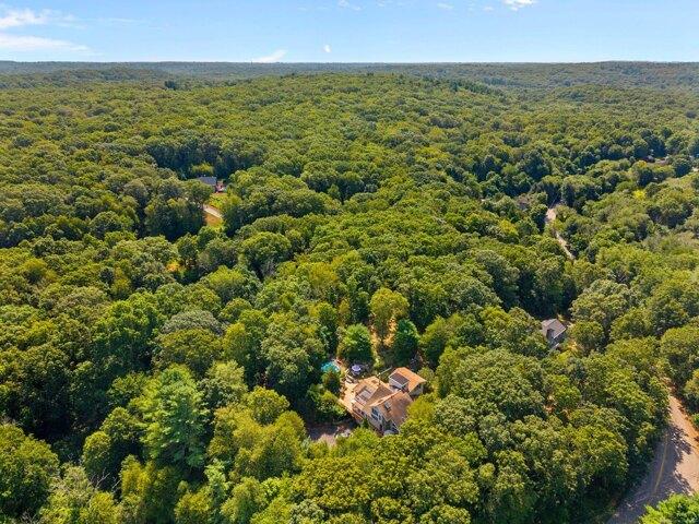 Lantern Hill Rd, Stonington, Home For Sale