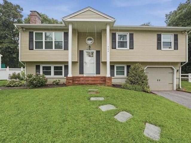 Lantern Ln, New Bedford, Home For Sale