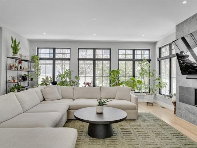 Lantern Ln, Wellesley, Home For Sale