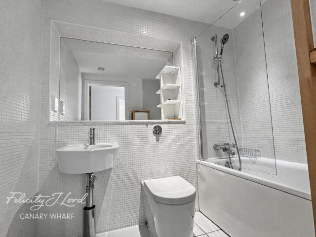 Lantern Way, London 1 bed apartment to rent £2,140 pcm £494 pw