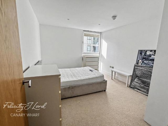 Lantern Way, London 1 bed apartment to rent £2,140 pcm £494 pw