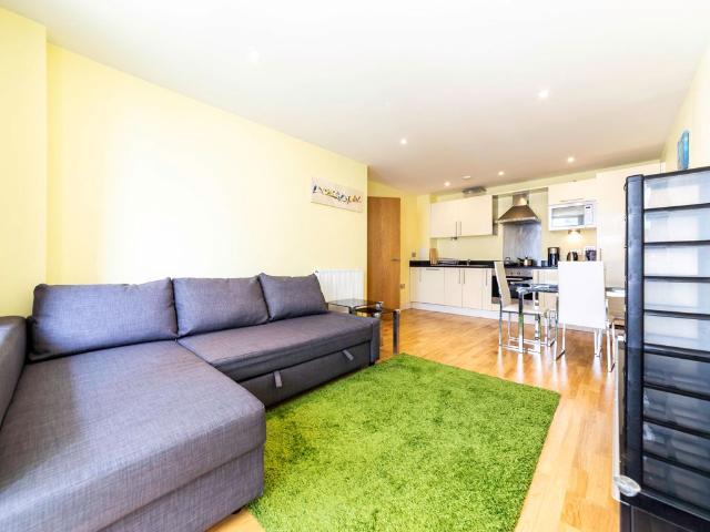 Lanterns Way, Canary Wharf E14, 1 bed flat to rent, £2,200 pcm | PrimeLocation