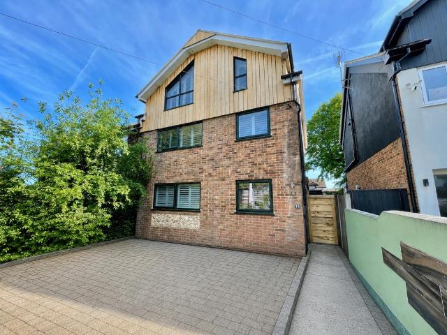 Lanthorne Road, Broadstairs, Kent, CT10 3 bed semi detached house to rent £1,900 pcm £438 pw