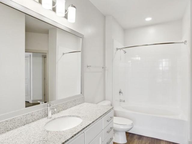 Lantower Waverly 1 Bedroom Apartment for Rent at 6101 Ardrey Kell Rd, Charlotte, NC 28277 Providence Estates East
