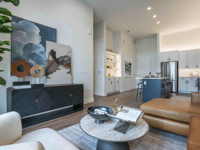 Lantower West Love 2 Bedroom Apartment for Rent at 2275 Hawes Ave, Dallas, TX 75235 Lovefield West