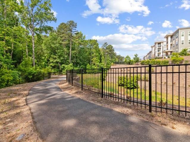 Lantower Weston Corners 1 Bedroom Apartment for Rent at 6000 Elevate Cir, Cary, NC 27513