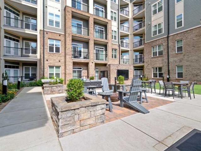 Lantower Weston Corners 1 Bedroom Apartment for Rent at 6000 Elevate Cir, Cary, NC 27513