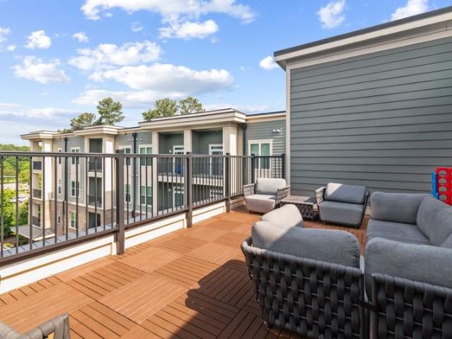 Lantower Weston Corners 2 Bedroom Apartment for Rent at 6000 Elevate Cir, Cary, NC 27513