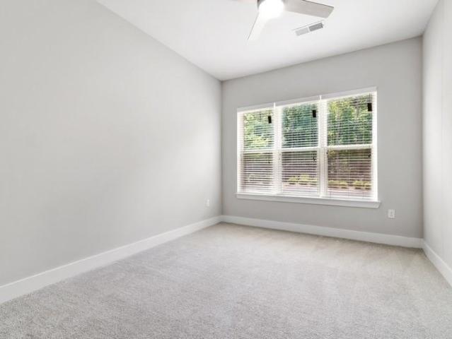 Lantower Weston Corners 2 Bedroom Apartment for Rent at 6000 Elevate Cir, Cary, NC 27513