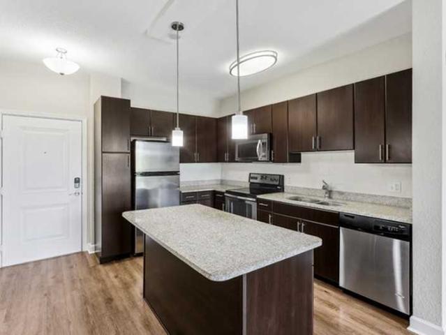 Lantower Westshore 3 Bedroom Apartment for Rent at 4504 W Spruce St, Tampa, FL 33607 Carver City Lincoln Gardens