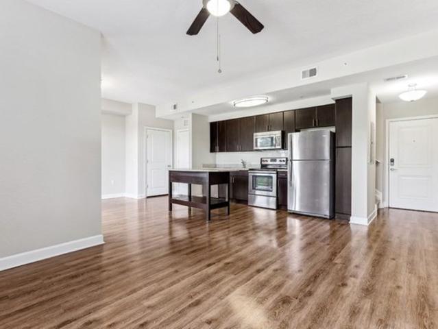 Lantower Westshore 1 Bedroom Apartment for Rent at 4504 W Spruce St, Tampa, FL 33607 Carver City Lincoln Gardens