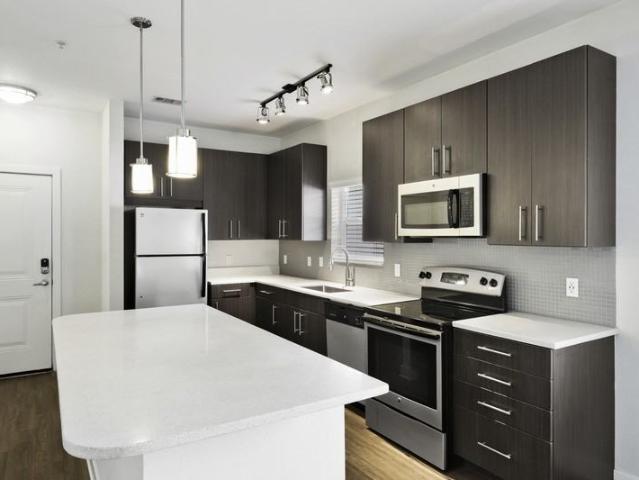Lantower Brandon Crossroads 2 Bedroom Apartment for Rent at 10440 Sanderling Shores Dr, Tampa, FL 33619