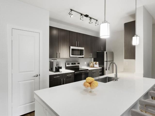 Lantower Brandon Crossroads 2 Bedroom Apartment for Rent at 10440 Sanderling Shores Dr, Tampa, FL 33619