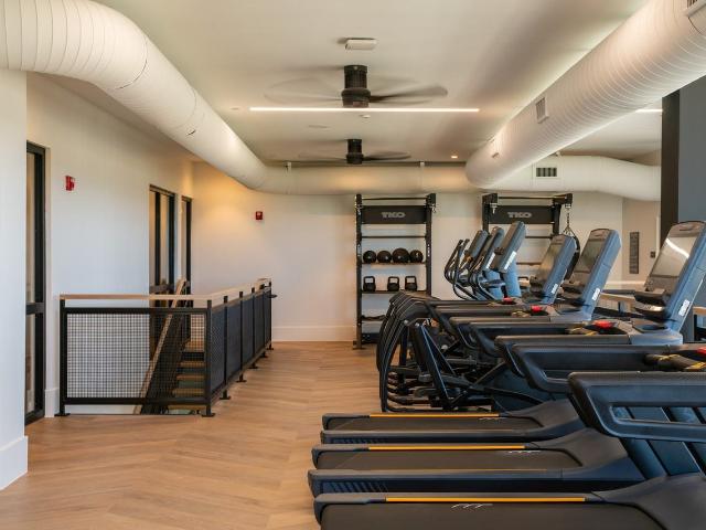 Lantower Midtown Studio Apartment for Rent at 10658 N Central Expy, Dallas, TX 75231