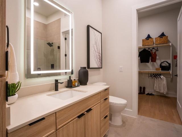Lantower Midtown 1 Bedroom Apartment for Rent at 10658 N Central Expy, Dallas, TX 75231