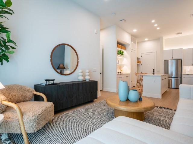 Lantower Midtown 2 Bedroom Apartment for Rent at 10658 N Central Expy, Dallas, TX 75231