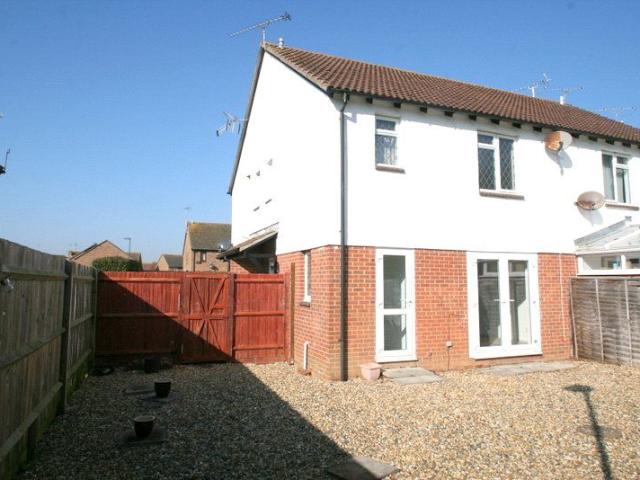 Lanyards, Littlehampton BN17, 2 bed terraced house to rent, £1,350 pcm | PrimeLocation