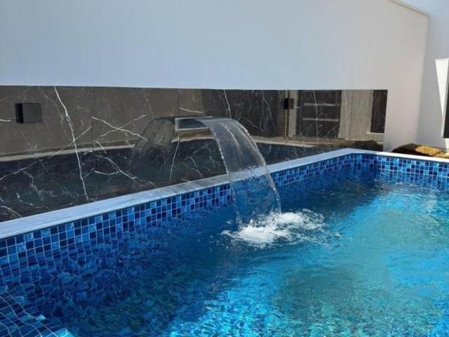 LANÇAMENTO IMPERDÍVEL! CASAS MODERNAS COM PISCINA A 500 METROS DO MAR!